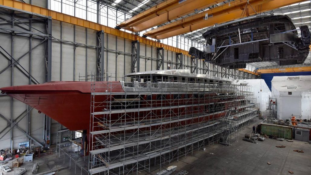 Build update: Hull and superstructure joined on Sanlorenzo 64 Steel ...